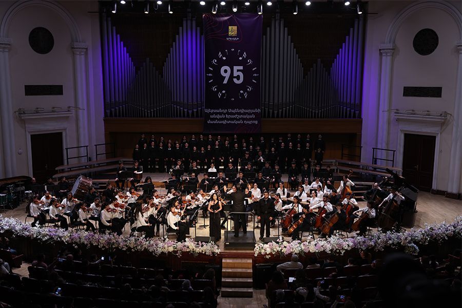 Gala concert dedicated to 95th anniversary of specialized music school ...